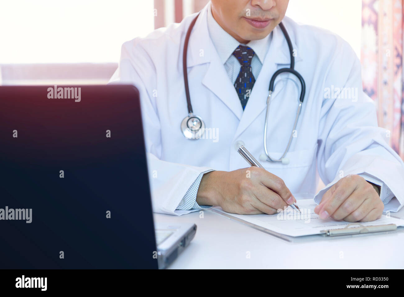 Record file patient doctor hi-res stock photography and images - Alamy