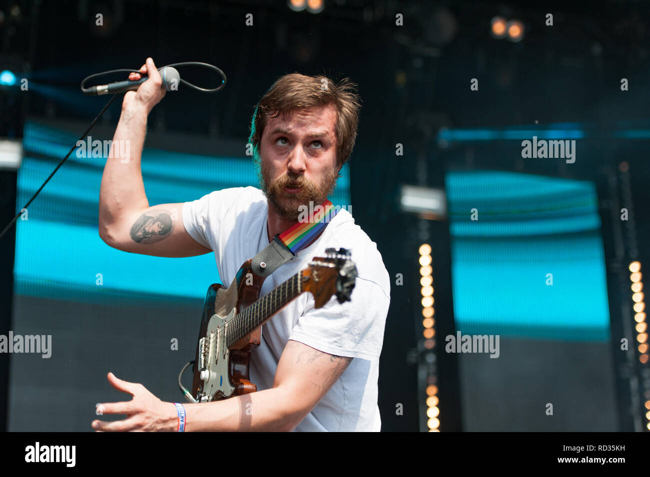 Idles on stage hi-res stock photography and images - Alamy