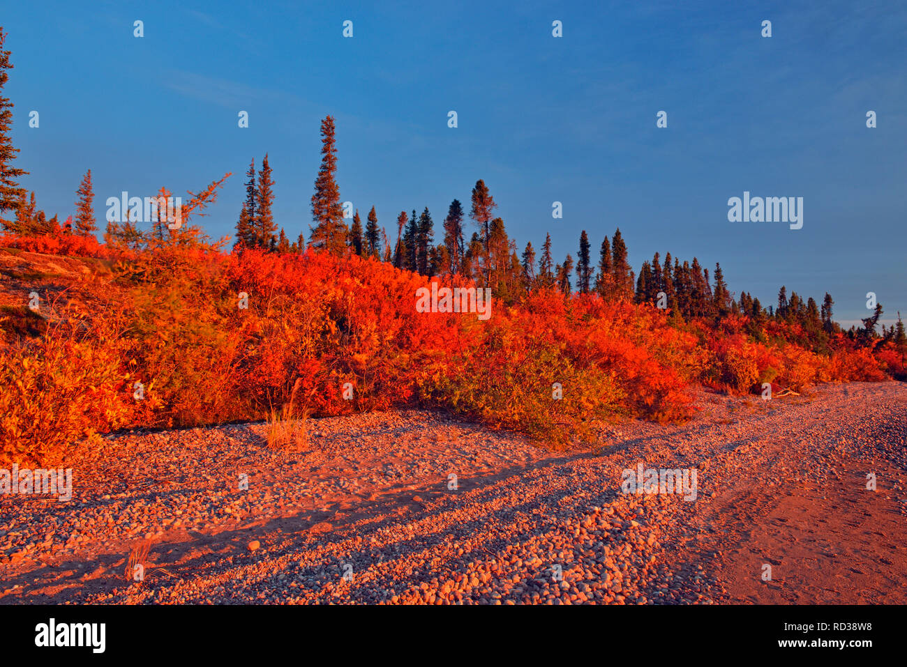 Ennadai lake hi-res stock photography and images - Alamy