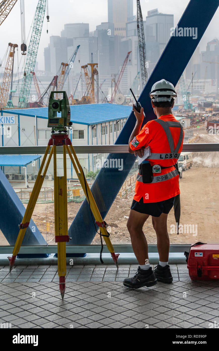 Surveyor scope hi-res stock photography and images - Alamy