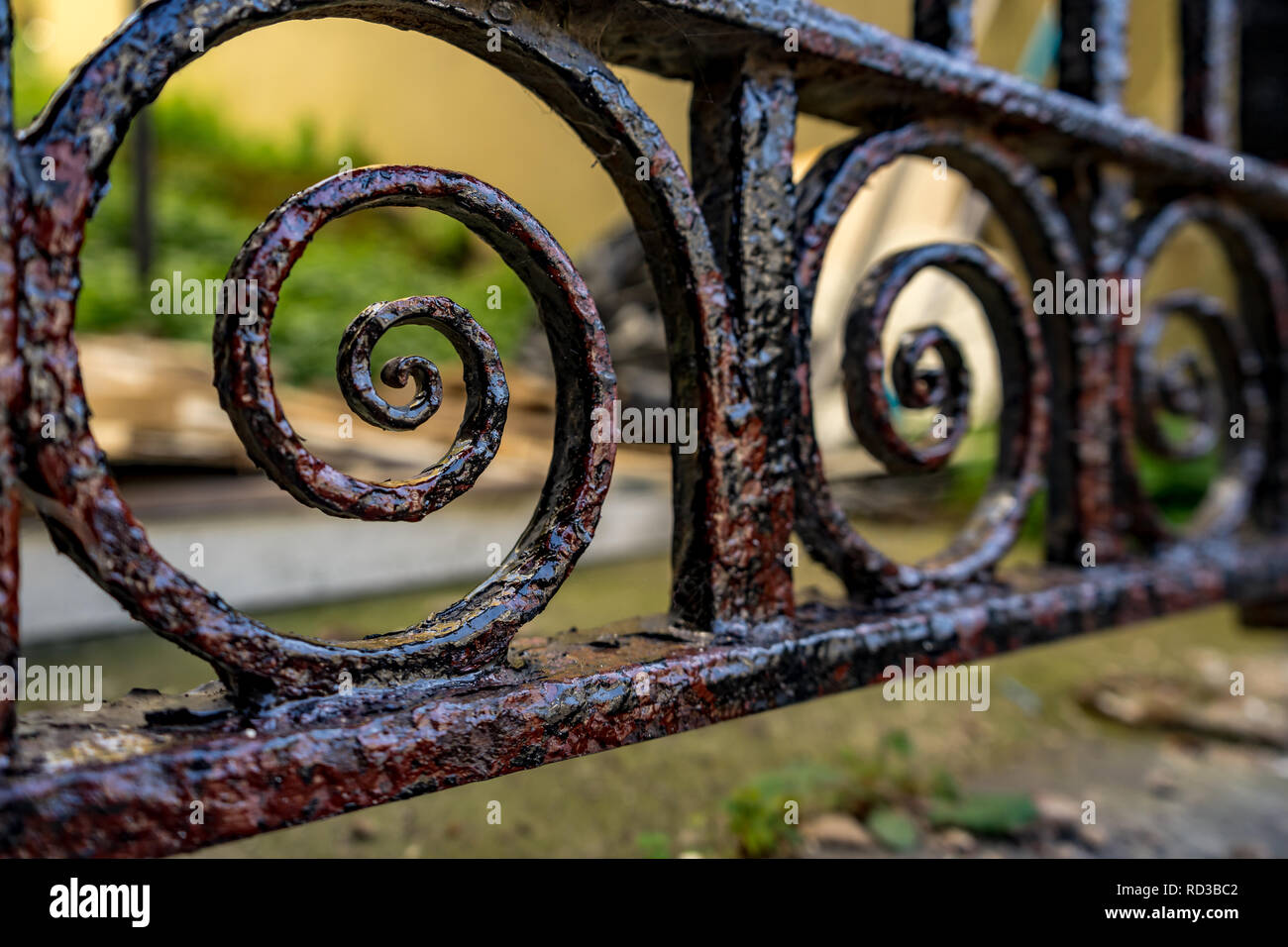 Iron gate detail close hi-res stock photography and images - Alamy