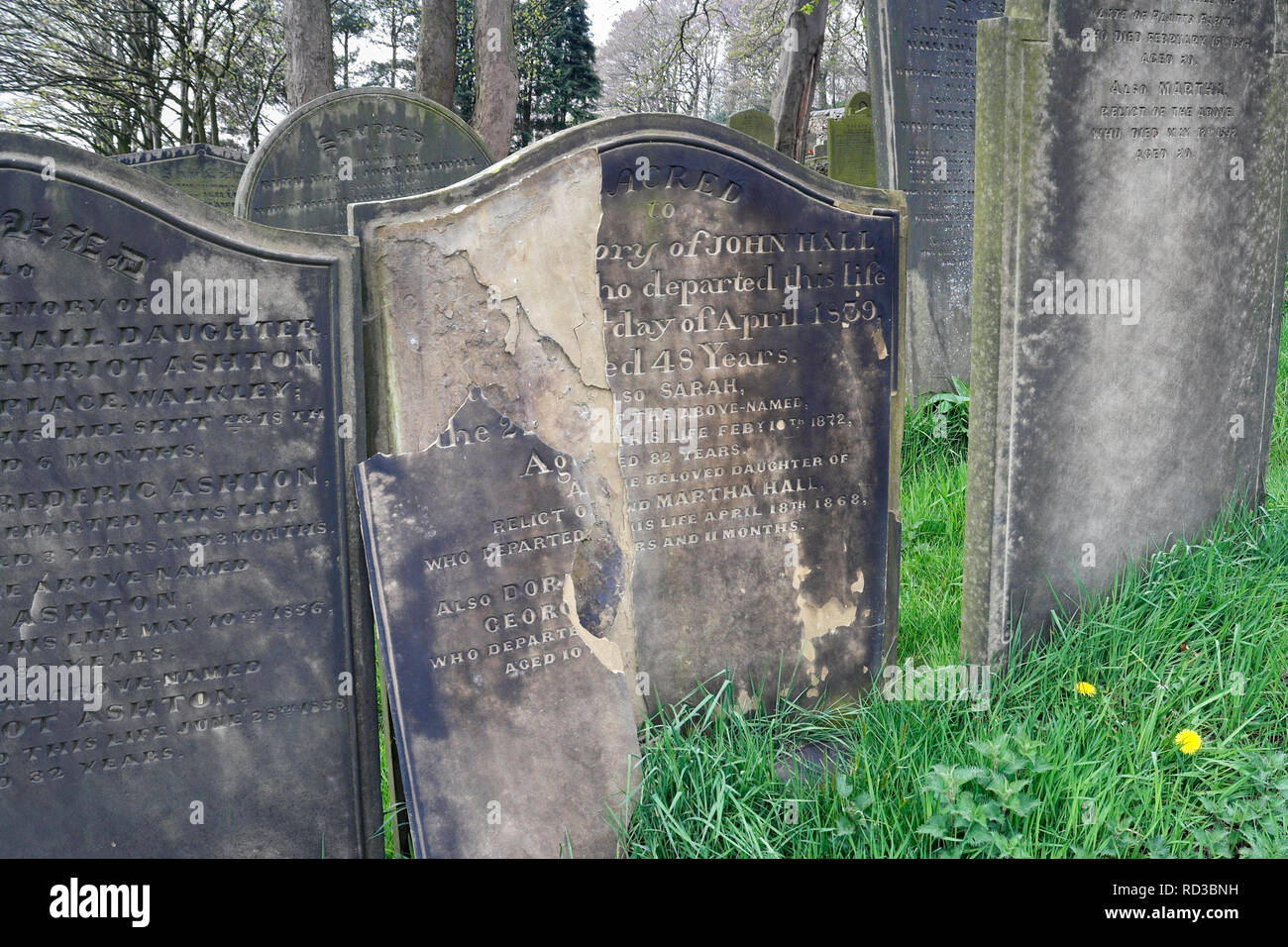 Broken headstone memorial in St Nicholas church High Bradfield ...