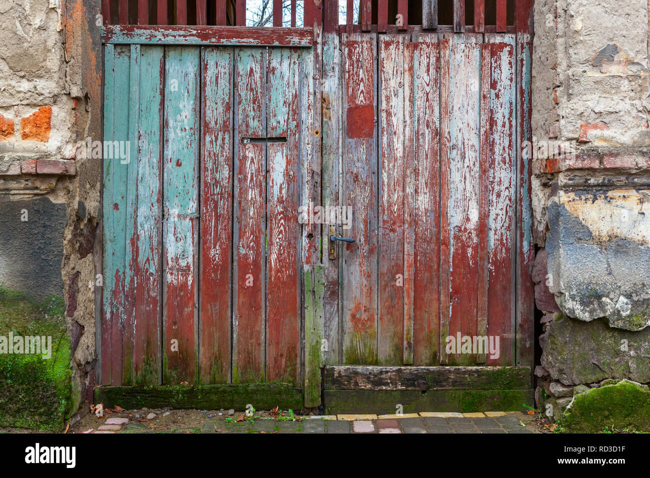 Front view of an old wooden gate Stock Photo - Alamy