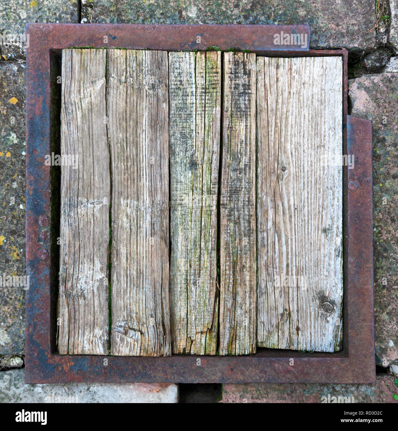 Close up of an old dirty wooden frame with metal edging Stock Photo - Alamy