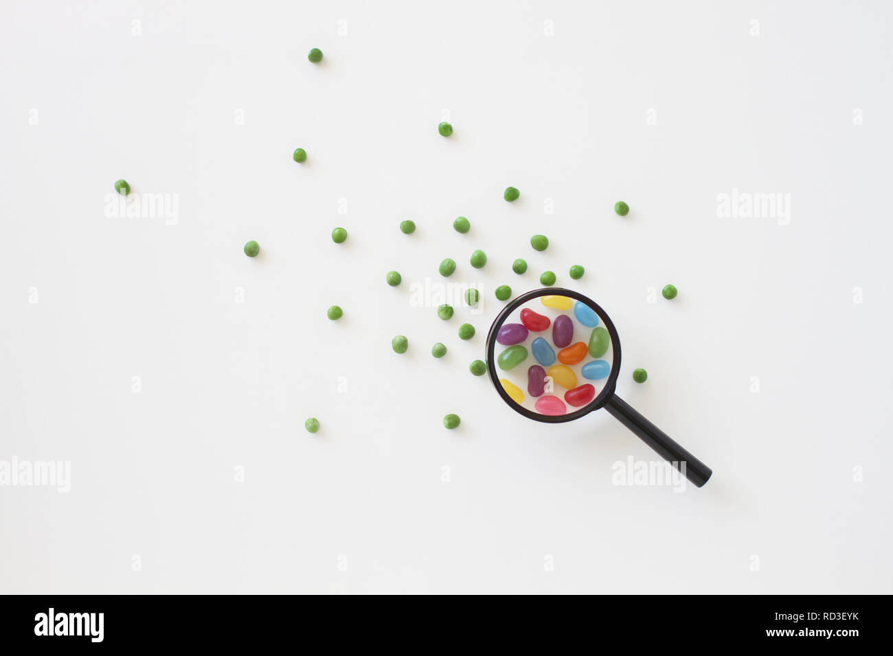 Food magnifying glass hi-res stock photography and images - Alamy