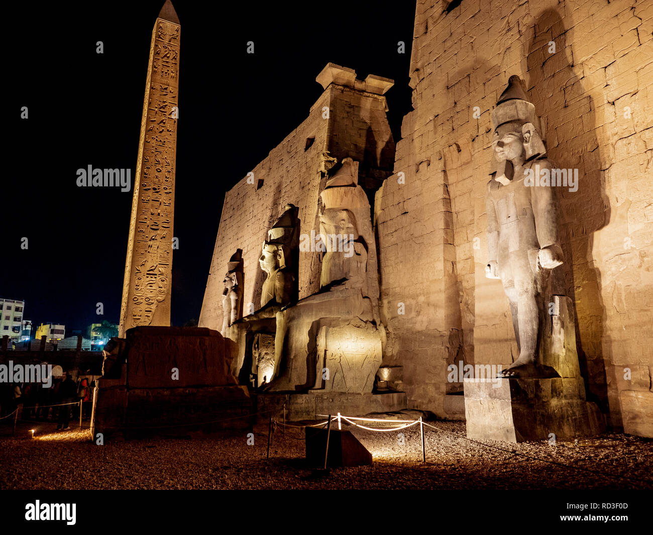 Ruins of karnak in thebes hi-res stock photography and images - Alamy