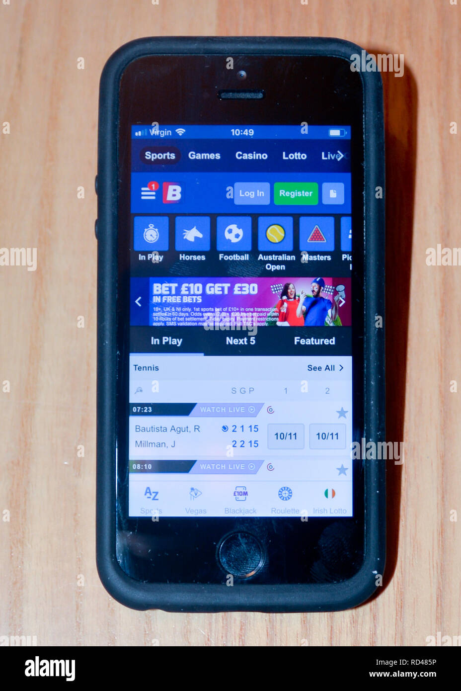 Phone addiction app hi-res stock photography and images - Alamy