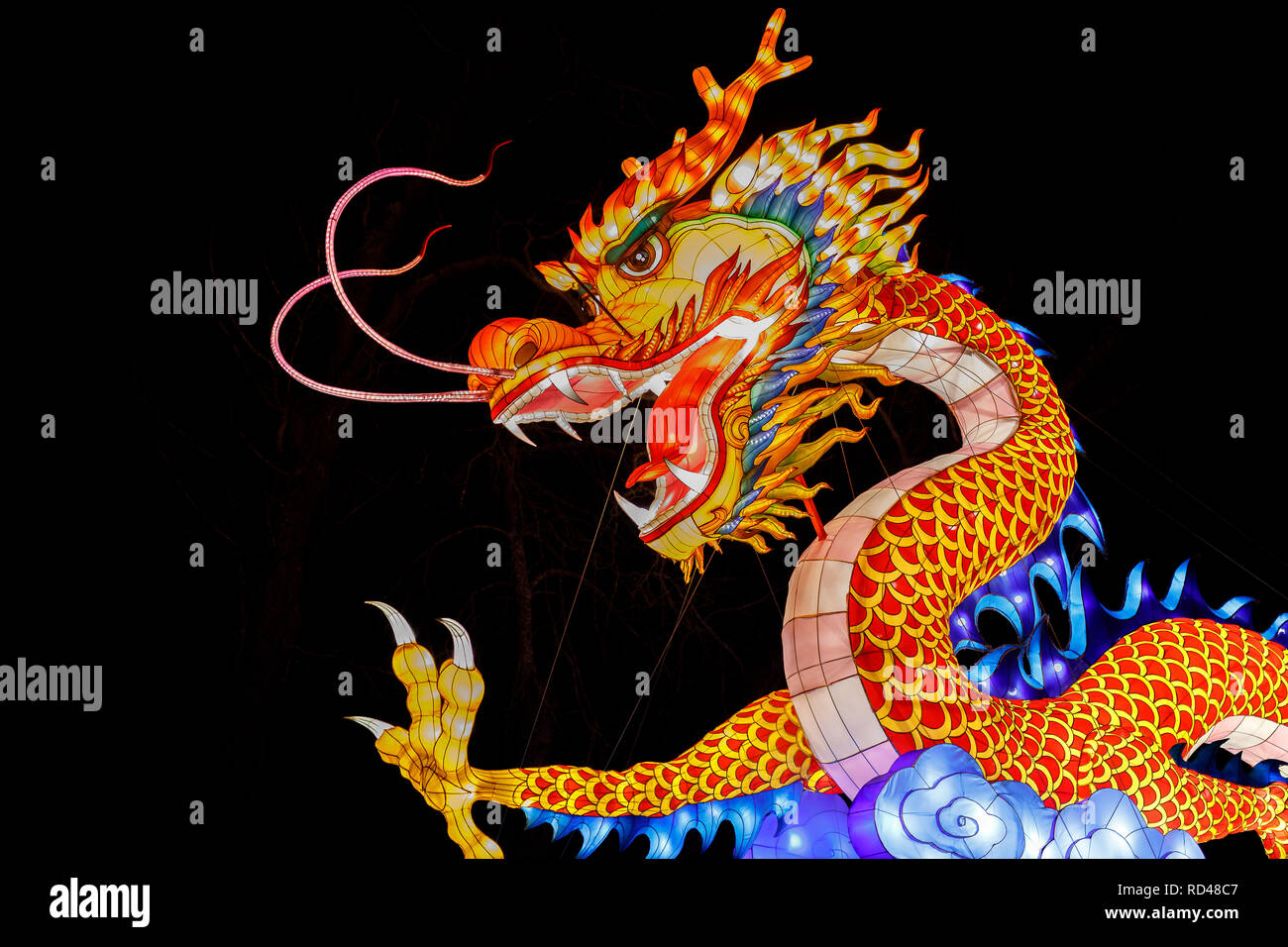 Chinese lantern festival dragon hi-res stock photography and images - Alamy