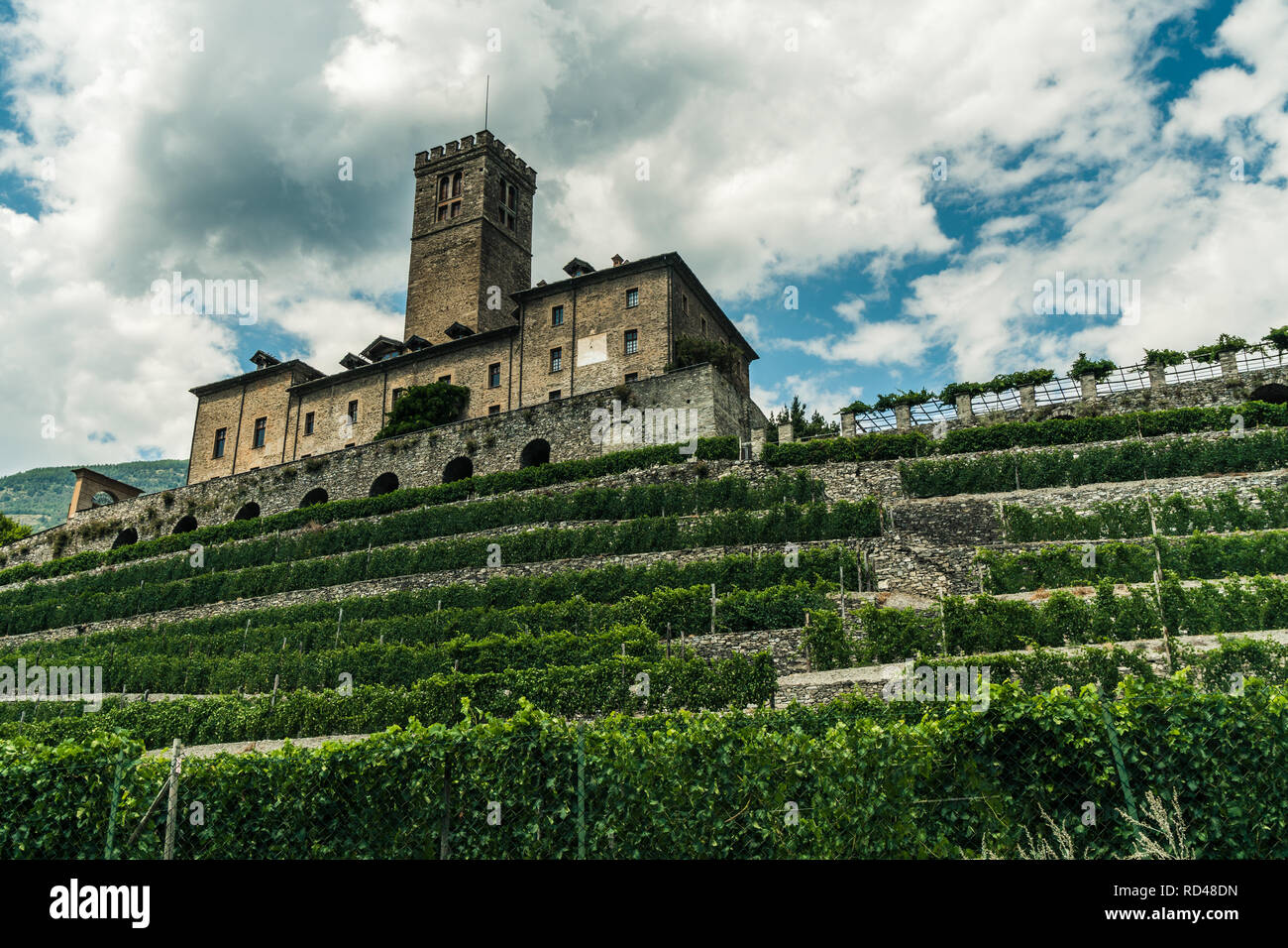 Medieval castle in valle hi-res stock photography and images - Alamy