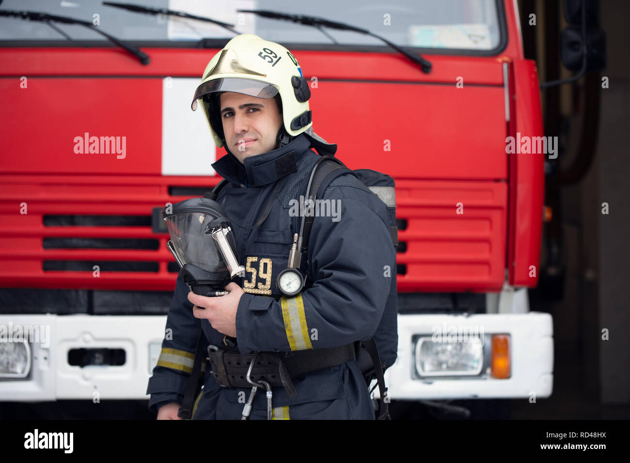 Gas fire hands young hi-res stock photography and images - Alamy