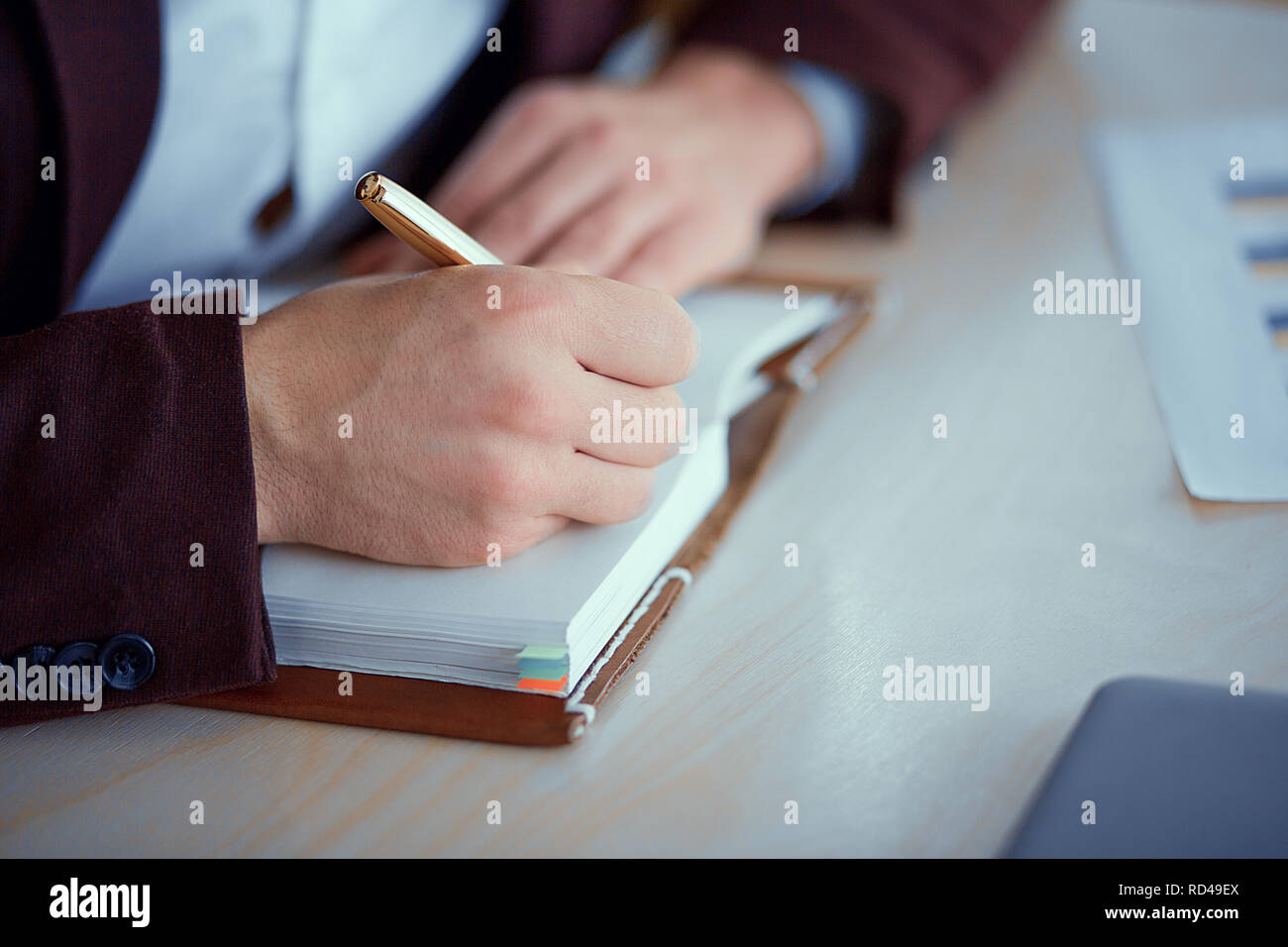 Journalist notebook hi-res stock photography and images - Alamy