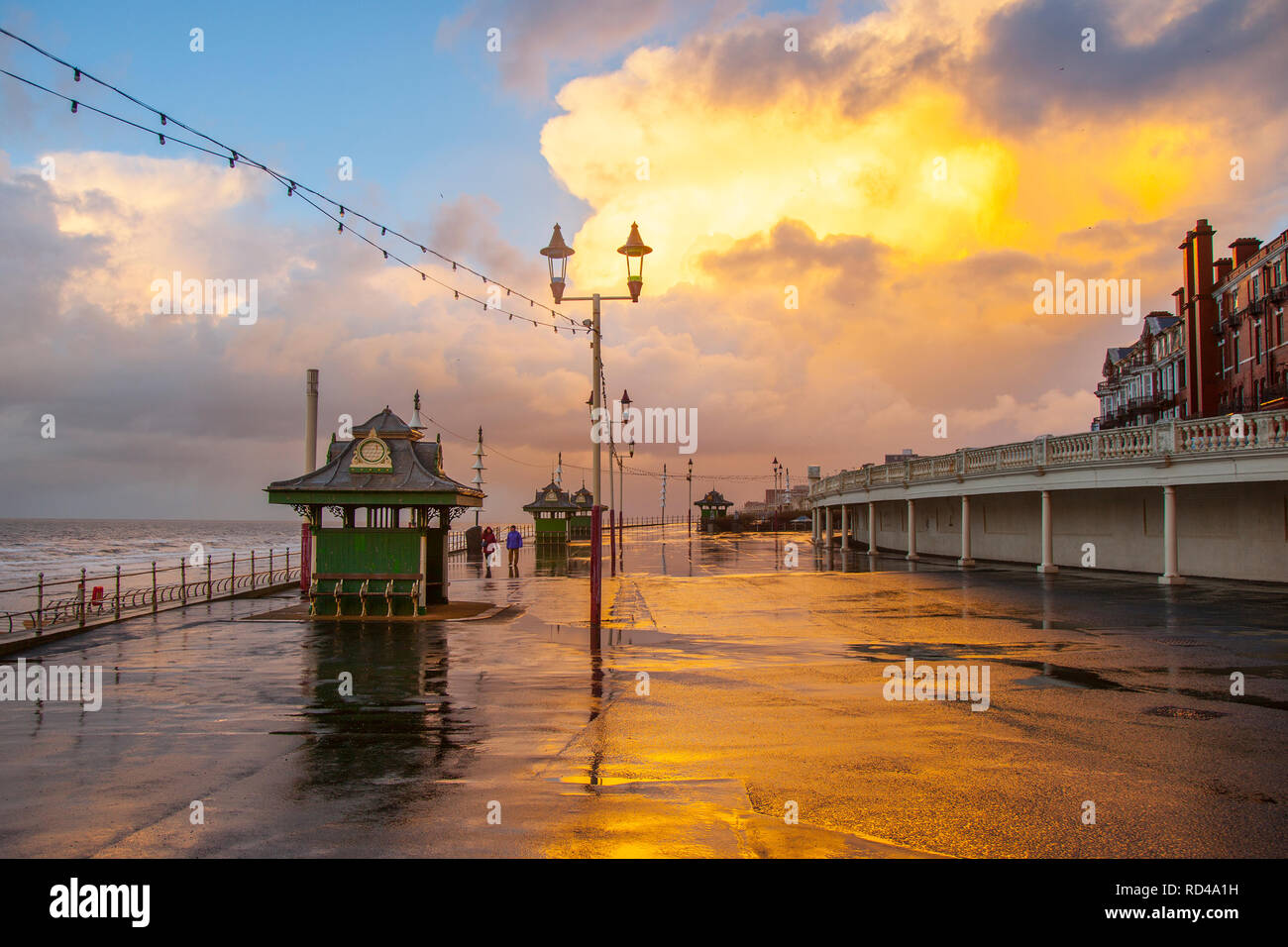 Edwardian promenade shelters hi-res stock photography and images - Alamy