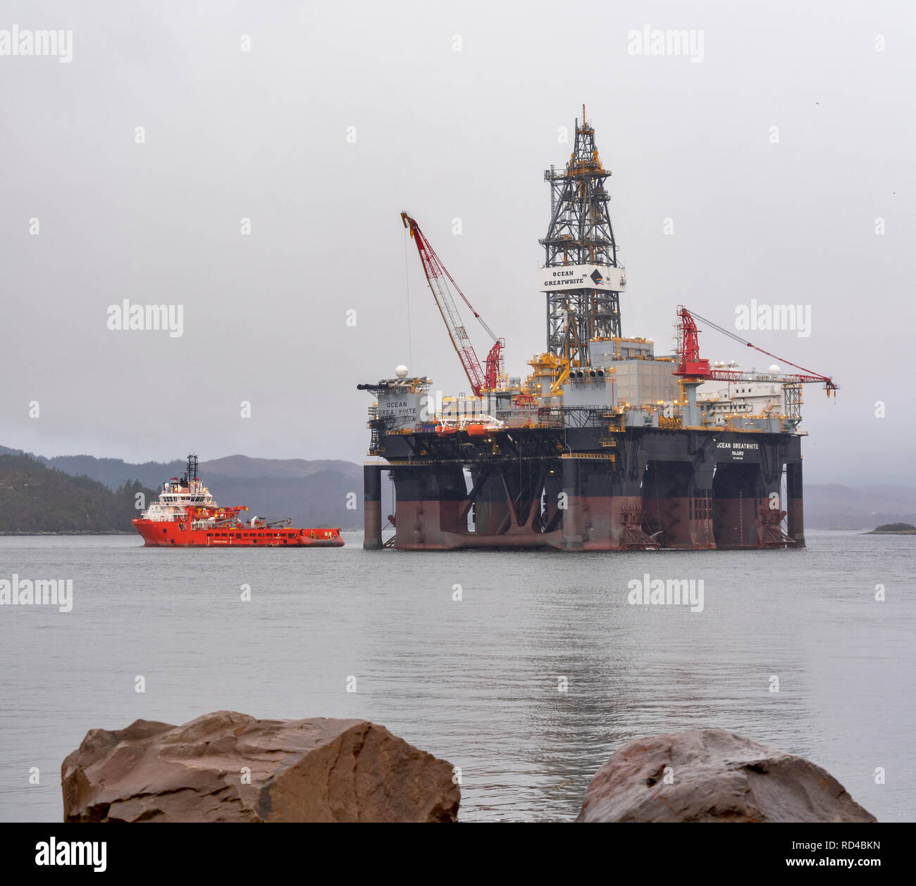 Semi submersible drilling vessel hi-res stock photography and images ...