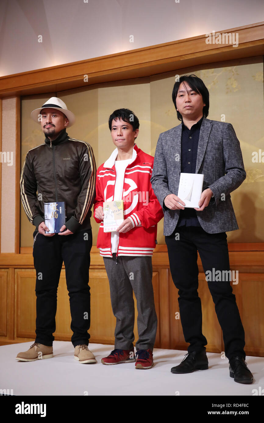(L-R) The 160th Naoki Prize winner Junjo Shindo and the 160th Akutagawa ...