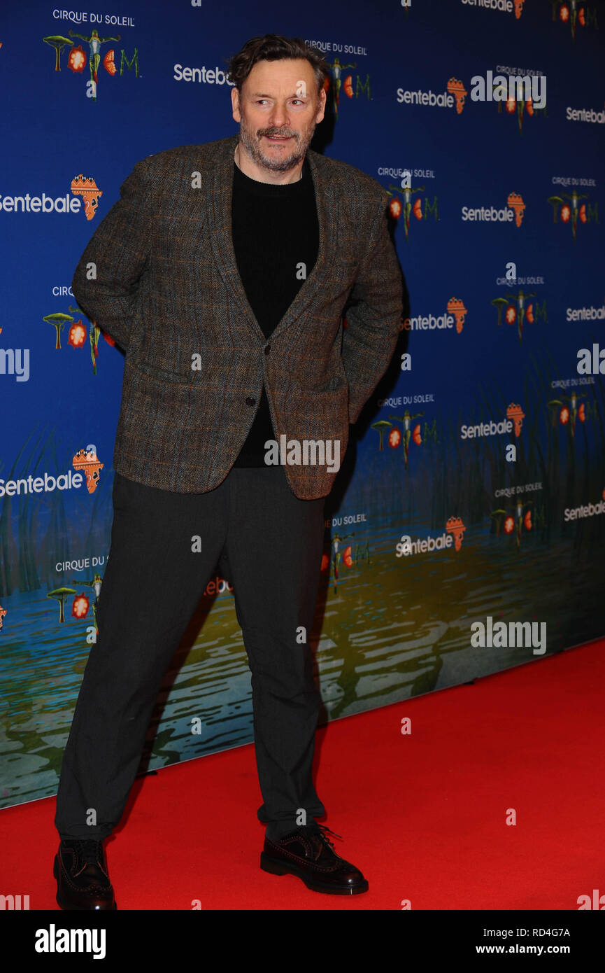 Julian Barratt attends the Cirque du Soleil Premiere Of 'TOTEM' at the ...