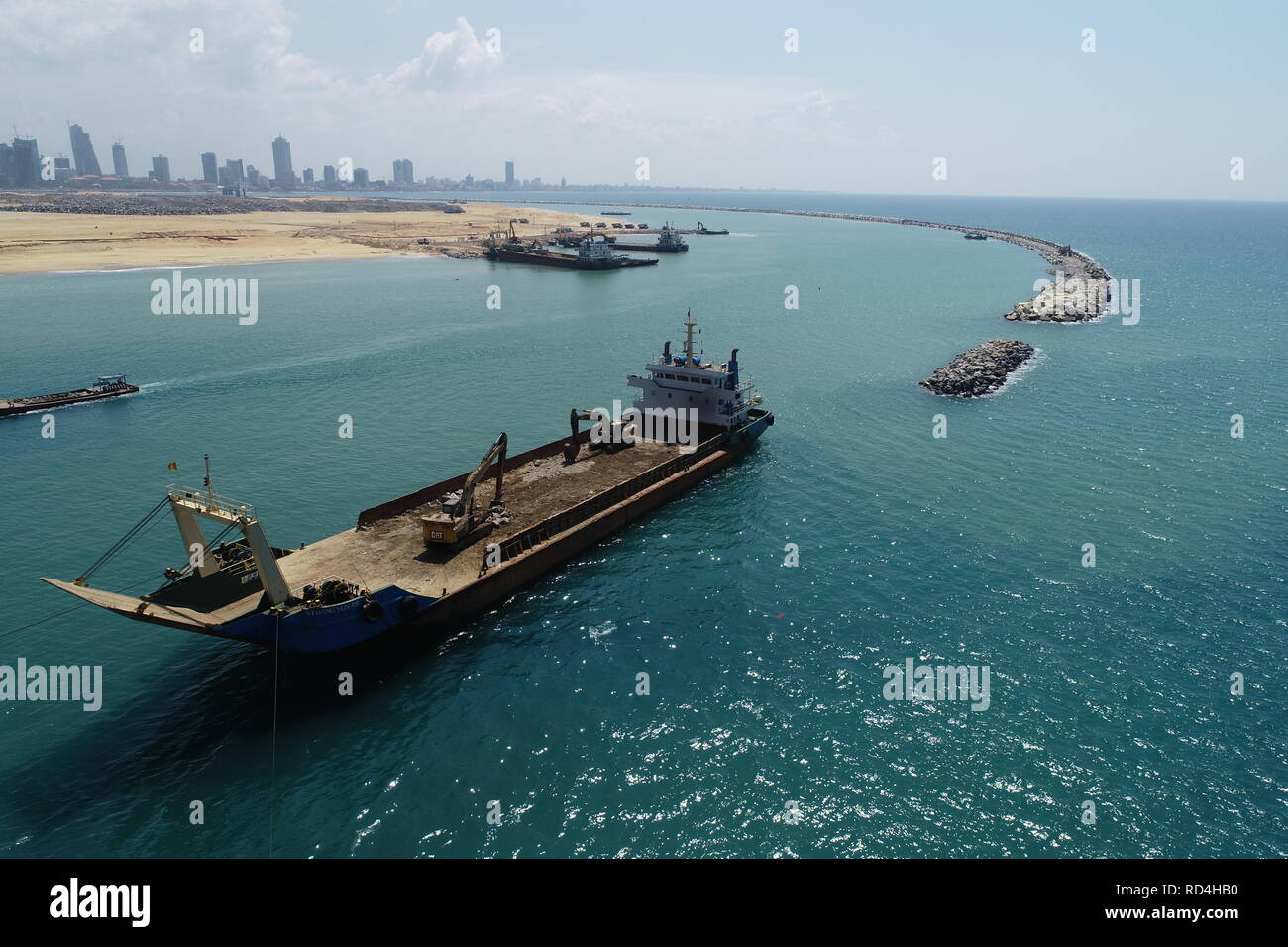 Colombo. 17th Jan, 2019. Aerial photo taken on Nov. 23, 2018 shows the ...