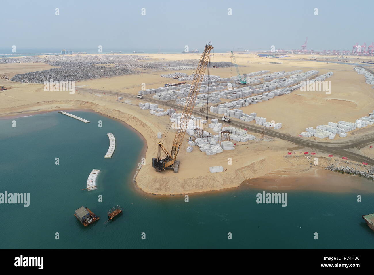 Colombo. 17th Jan, 2019. Aerial photo taken on Nov. 17, 2018 shows the ...