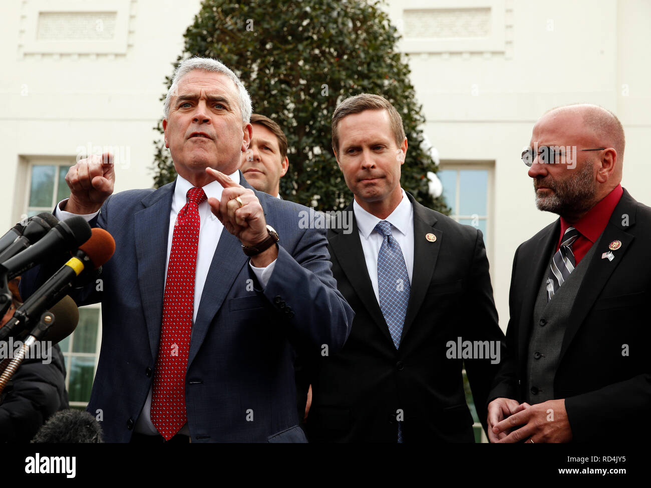 President trump speaks government shutdown hi-res stock photography and ...