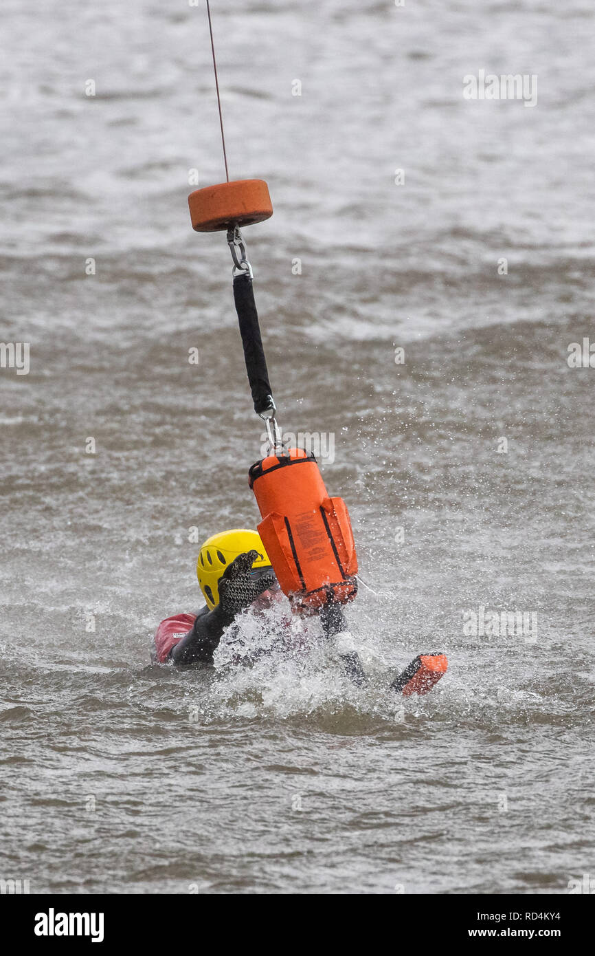 Roth, Germany. 17th Jan, 2019. During a "water and ice rescue" exercise ...