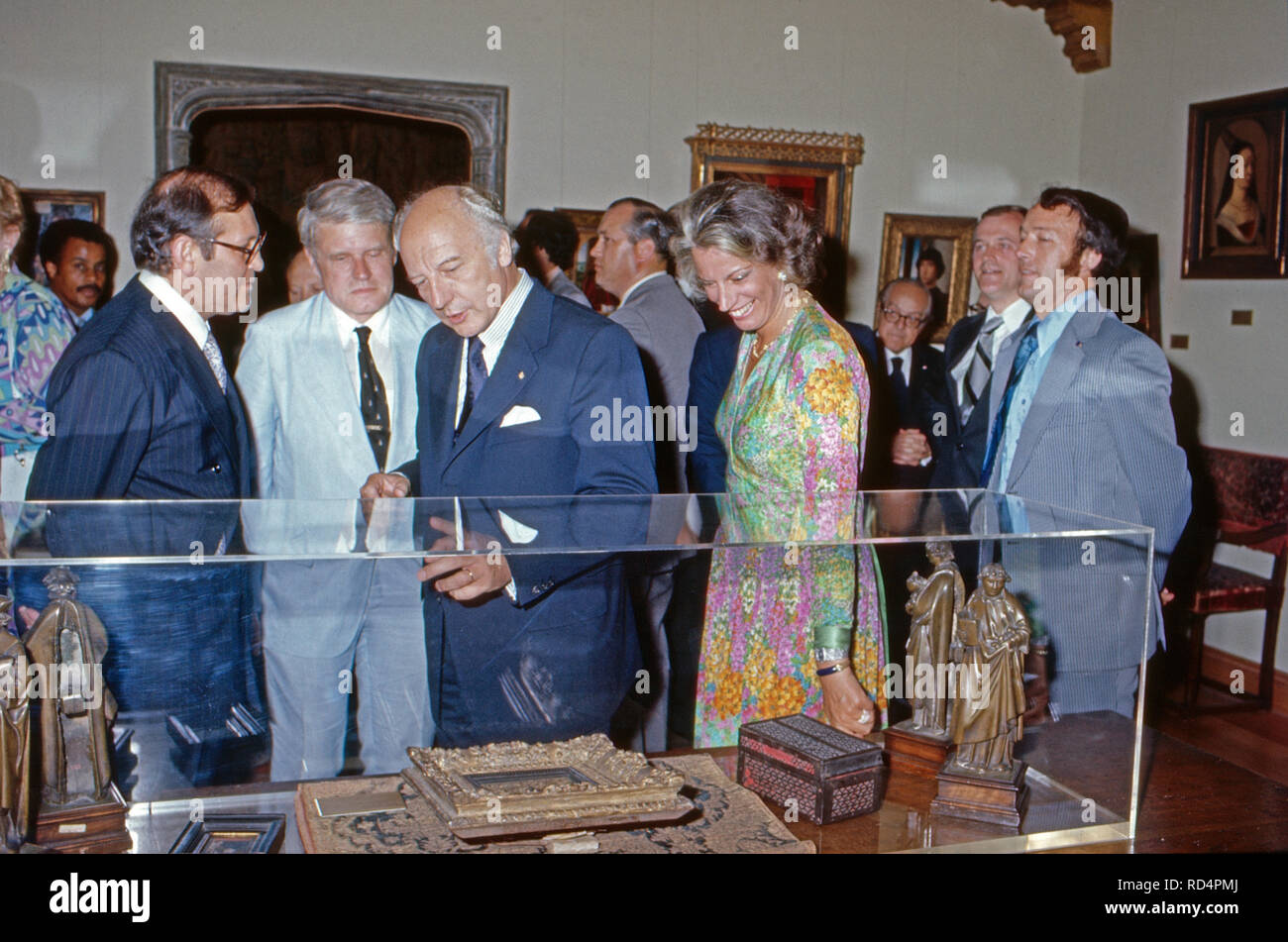 Bundespräsident Walter Scheel mit Gemahlin Dr. Mildred Scheel bein ...