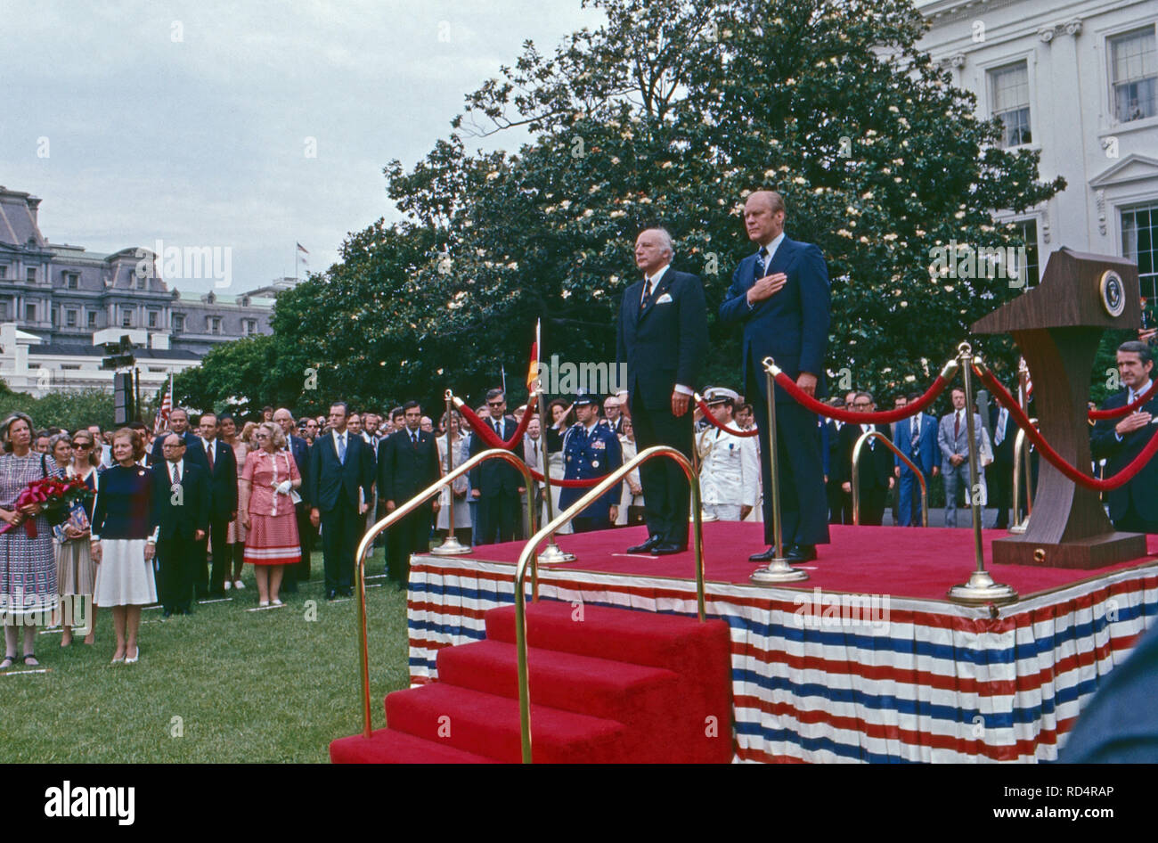 Bundespräsident Walter Scheel und Präsident Gerald Ford bei einem ...