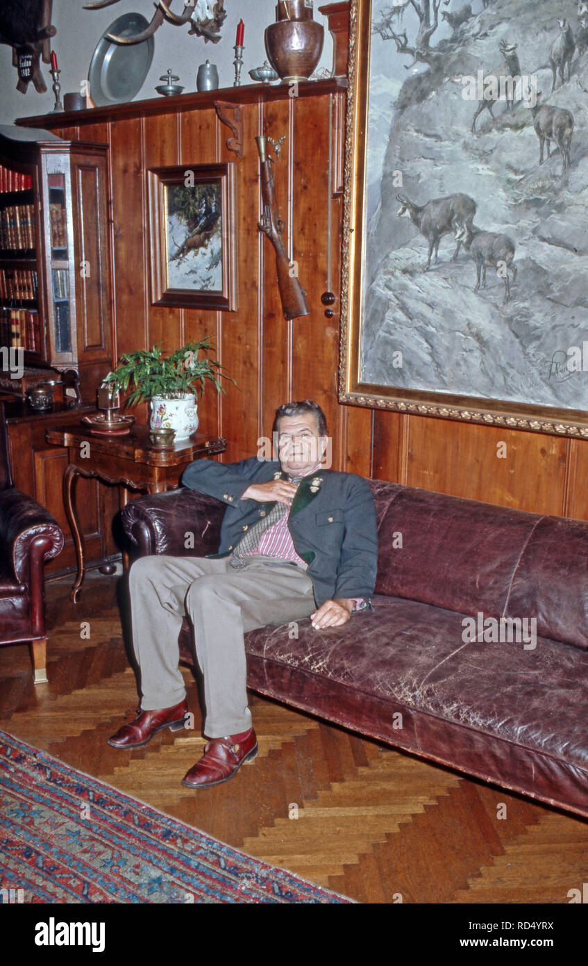 Tassilo Fürst von Fürstenberg in seinem Anwesen in Strobl, Österreich ...