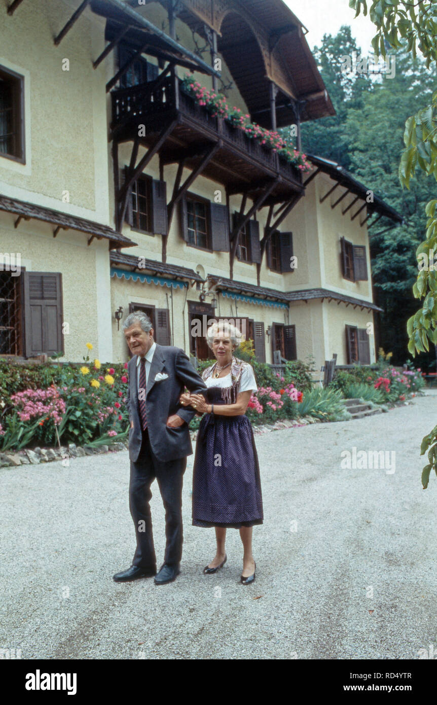 Tassilo Fürst von Fürstenberg mit Ehefrau Cecilie in Strobl, Österreich ...
