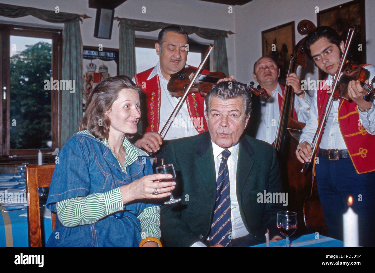 Tassilo Fürst von Fürstenberg besucht ein ungarisches Restaurant in ...