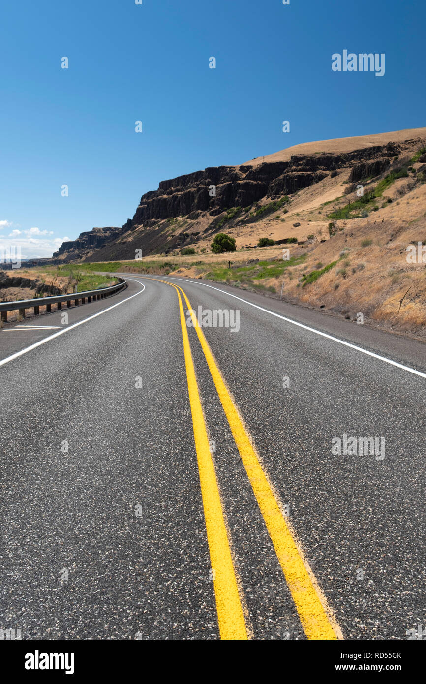 Highway 14 in the Columbia River Gorge Washington State Stock Photo - Alamy