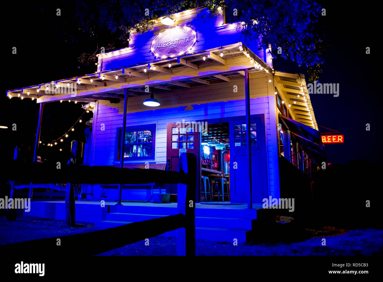 Patio lights hi-res stock photography and images - Alamy