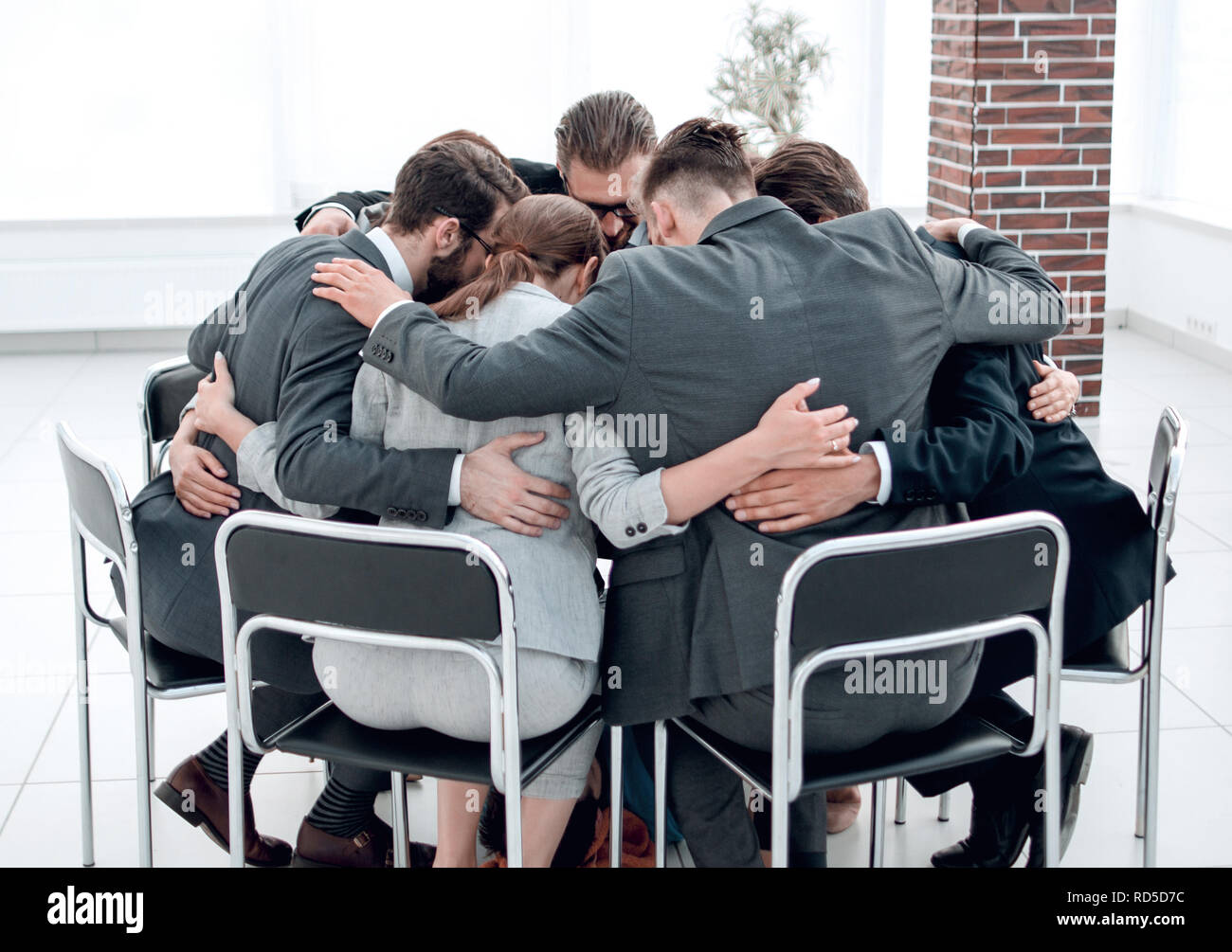 Circle of women hug hi-res stock photography and images - Alamy