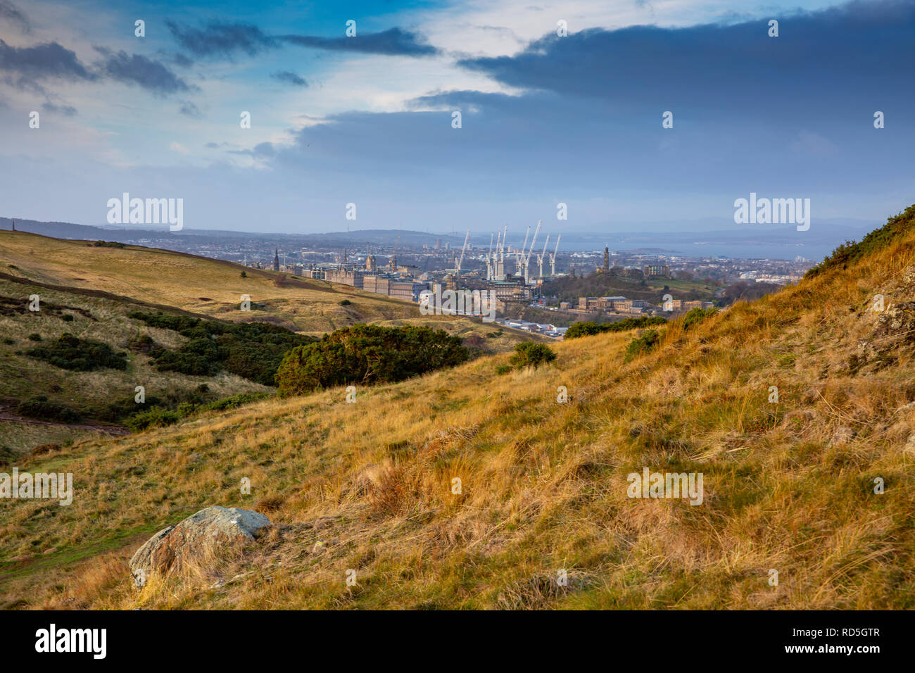 Scottish city view hi-res stock photography and images - Alamy