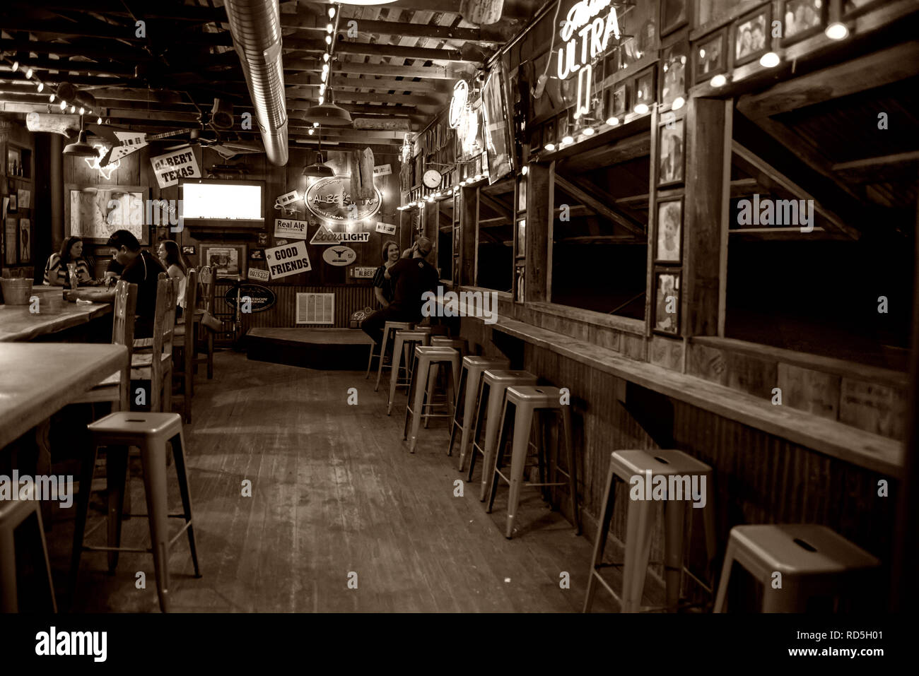 Country pub interior hi-res stock photography and images - Alamy