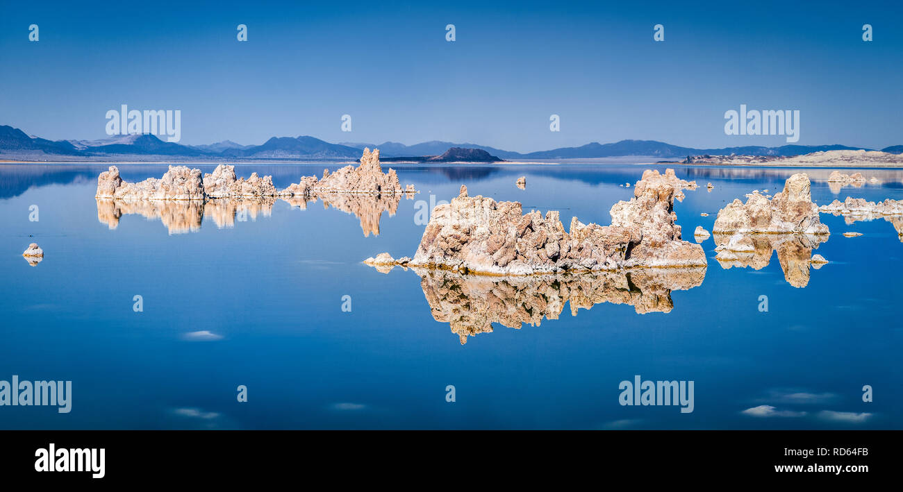 Mono lake tufa sunset sierra hi-res stock photography and images - Alamy