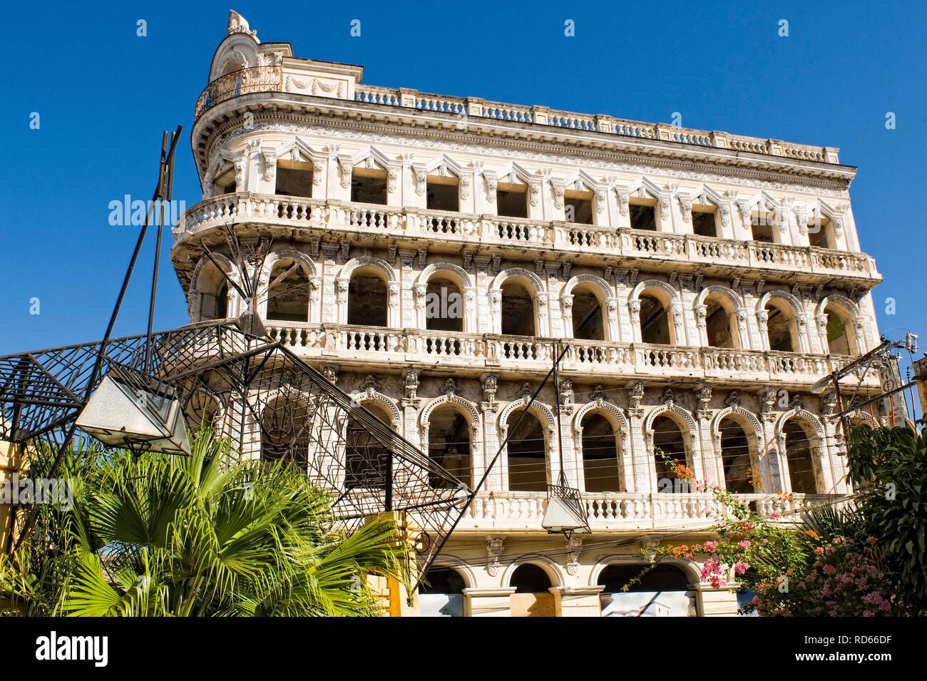 Cuba building colonial hi-res stock photography and images - Alamy