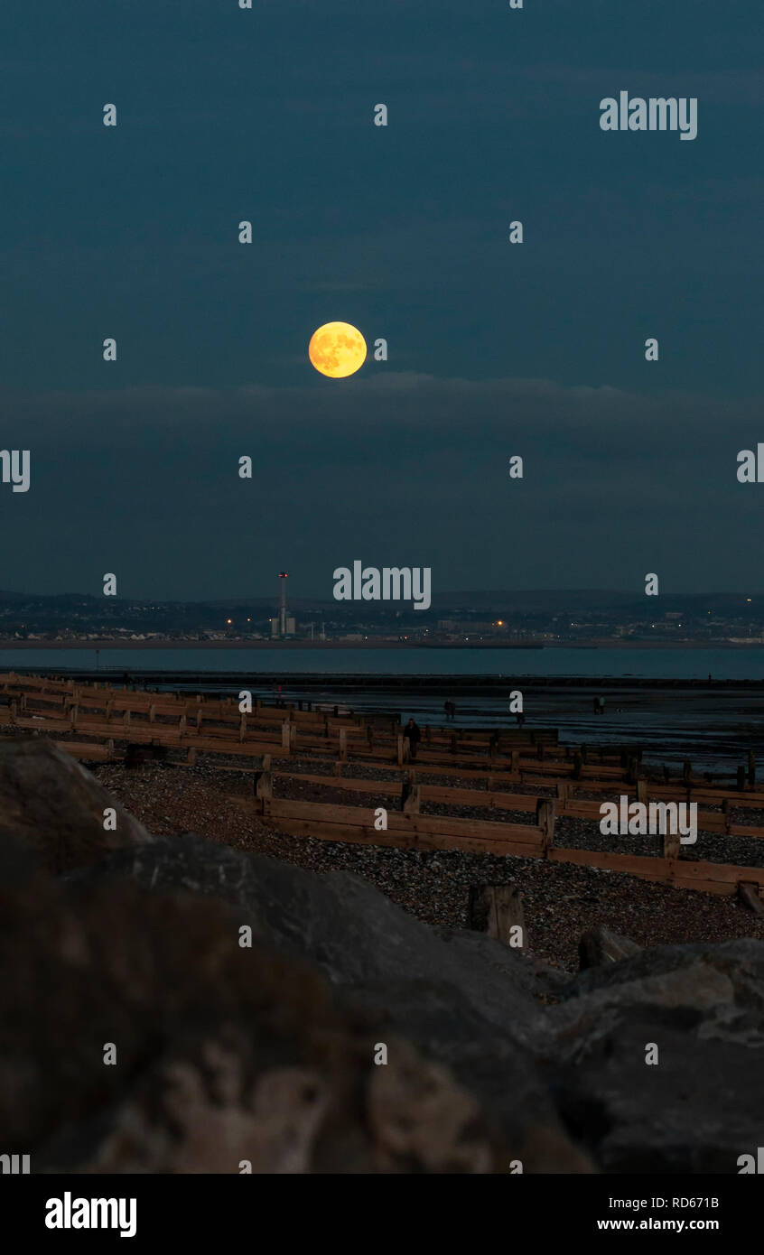 Blood super moon from Worthing, West Sussex in November 2016 Stock ...