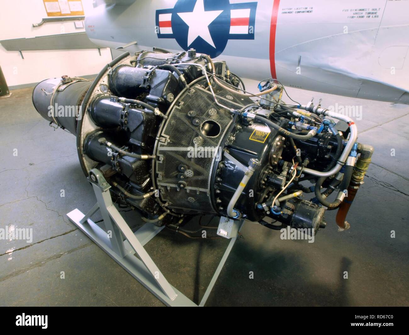 Turbojet engine hi-res stock photography and images - Alamy