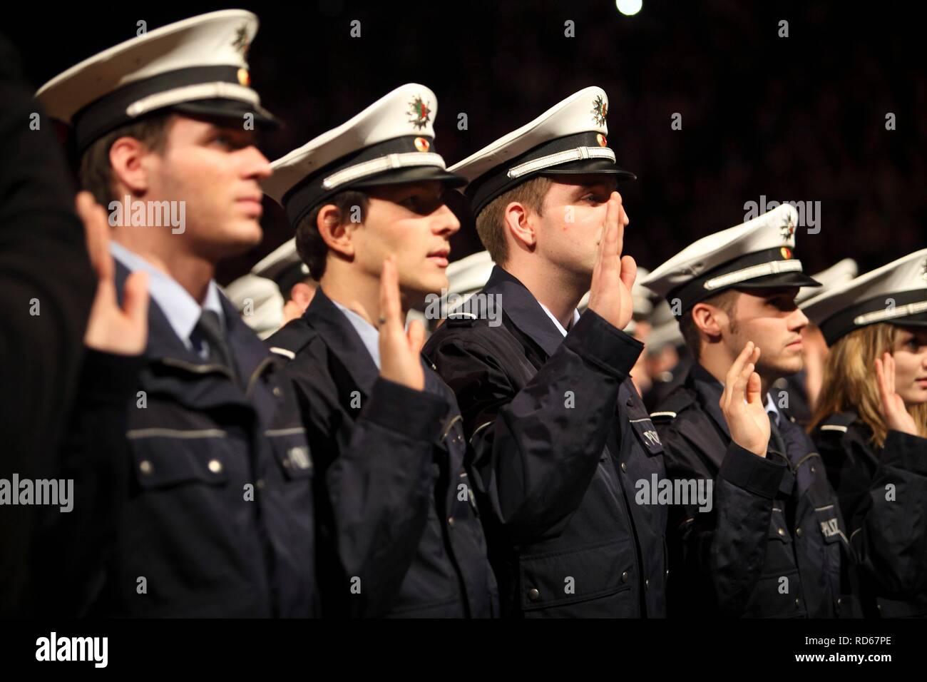 Swearing-in ceremony of 1100 policemen and policewomen to the NRW ...
