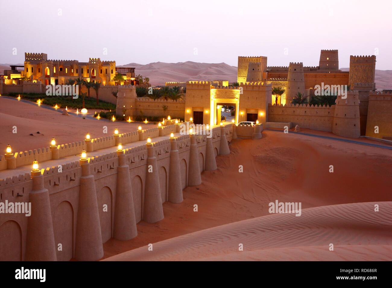 Desert luxury hotel Anantara Qasr Al Sarab, hotel resort built like a ...