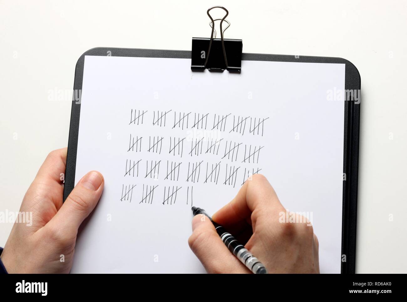 Hand tally hi-res stock photography and images - Alamy