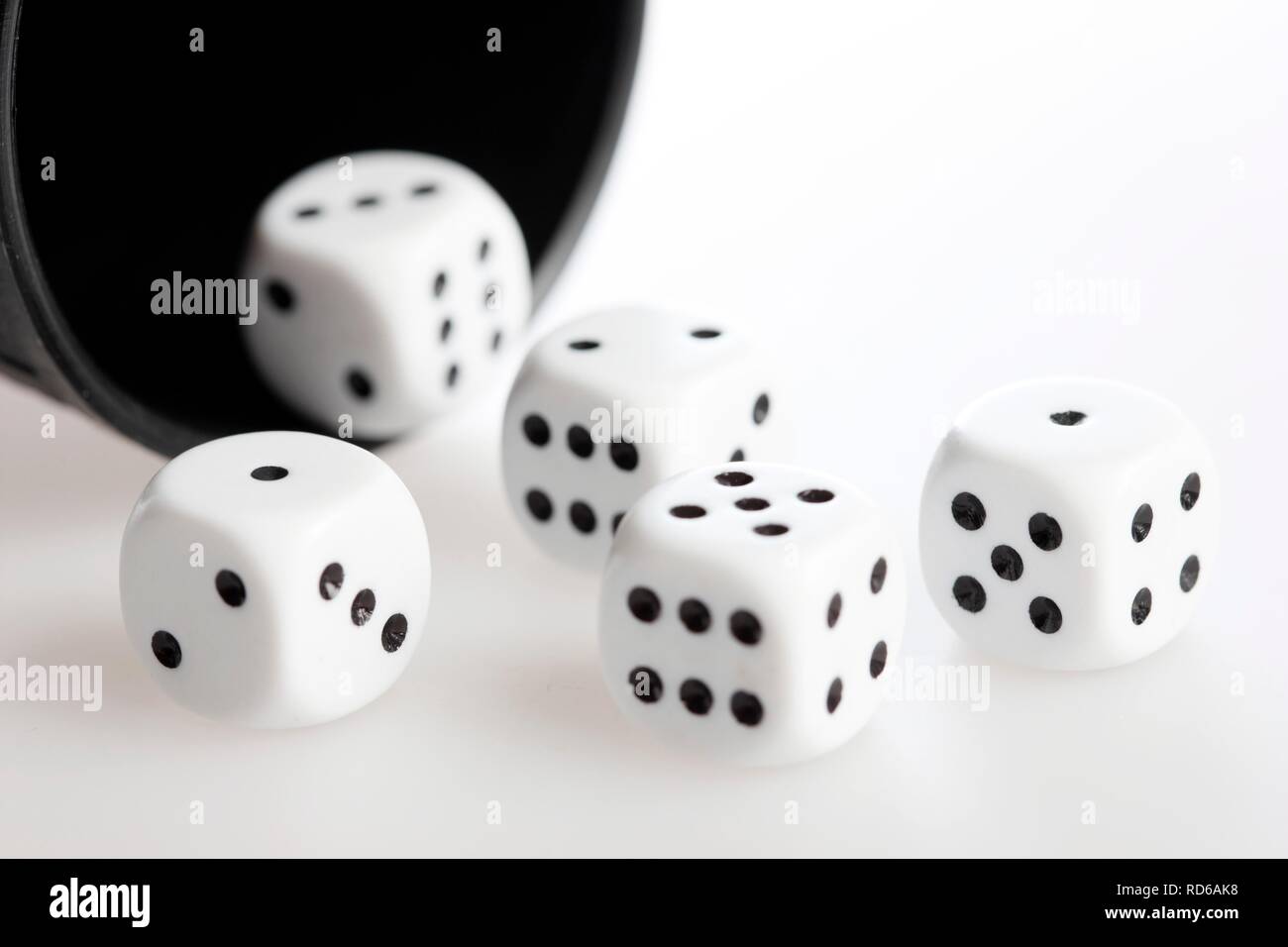 Dice die box hi-res stock photography and images - Alamy