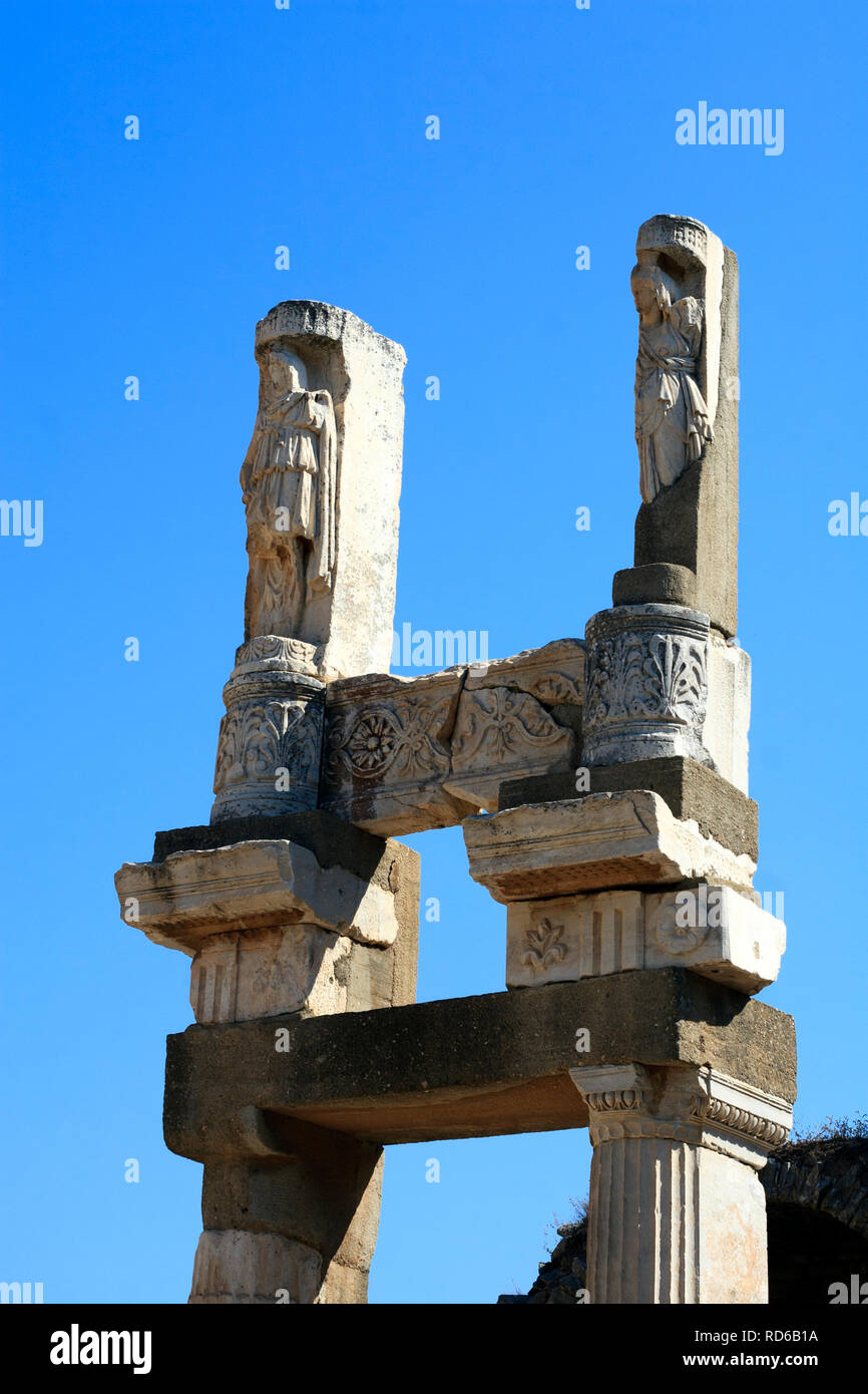Ancient Greek column in Ephesus, Turkey Stock Photo - Alamy