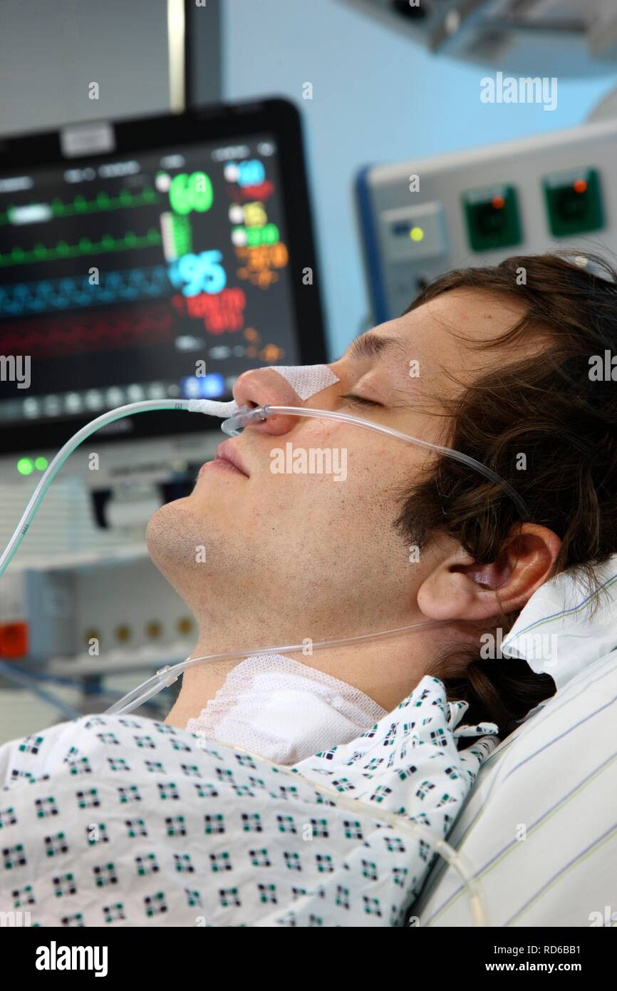 Ventilator Patient Stock Photos & Ventilator Patient Stock Images - Alamy