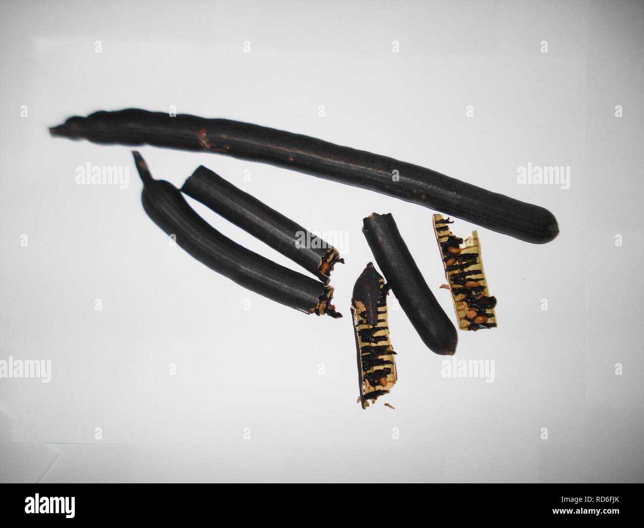 Amaltas hi-res stock photography and images - Alamy