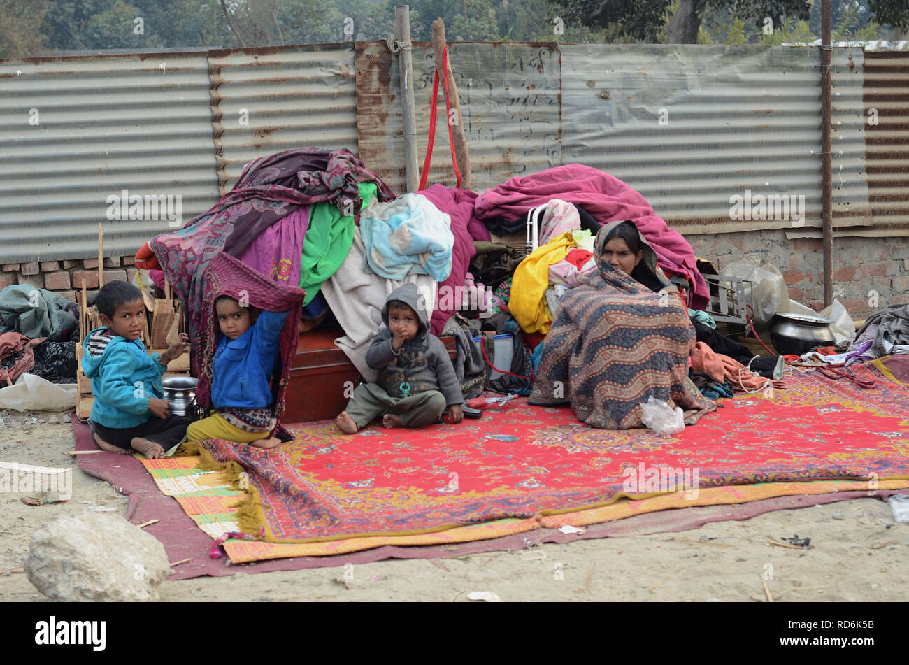 Lahore, Pakistan. 16th Jan, 2019. Pakistani government on one side ...