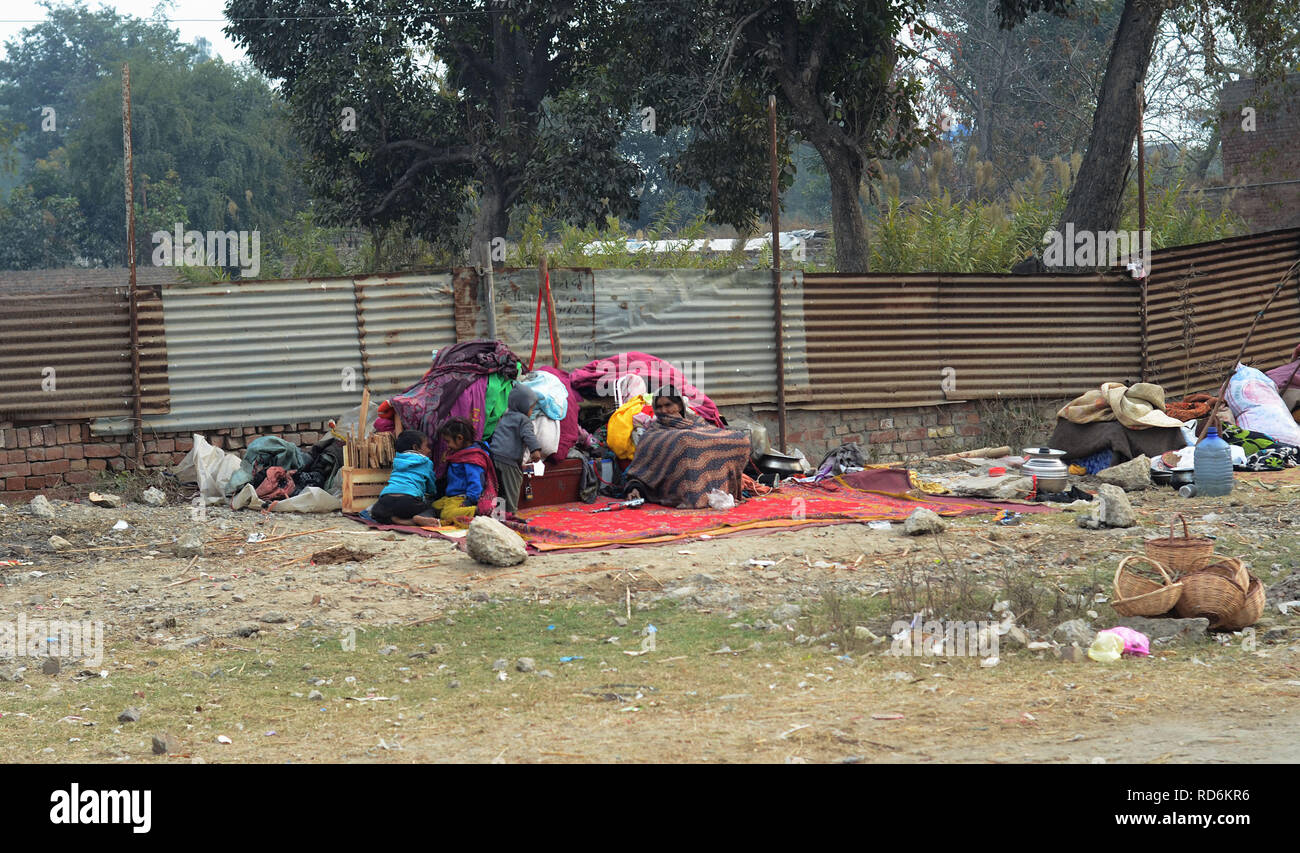 Lahore, Pakistan. 16th Jan, 2019. Pakistani government on one side ...