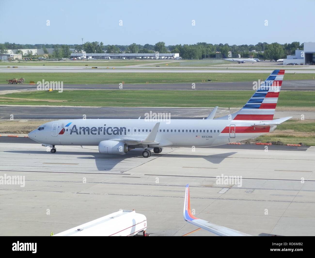 American 737-800 N932NN KCMH Stock Photo - Alamy