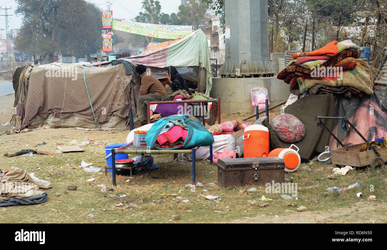 Lahore, Pakistan. 16th Jan, 2019. Pakistani government on one side ...