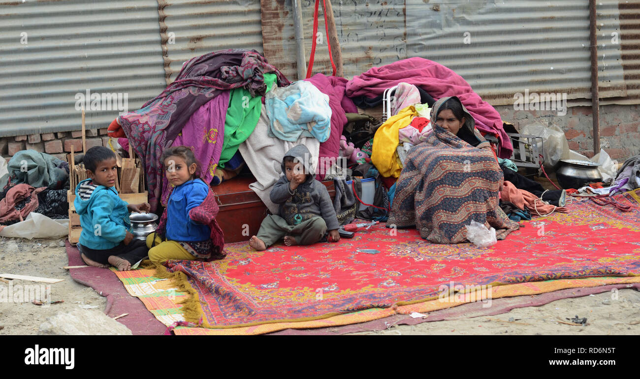 Lahore, Pakistan. 16th Jan, 2019. Pakistani government on one side ...