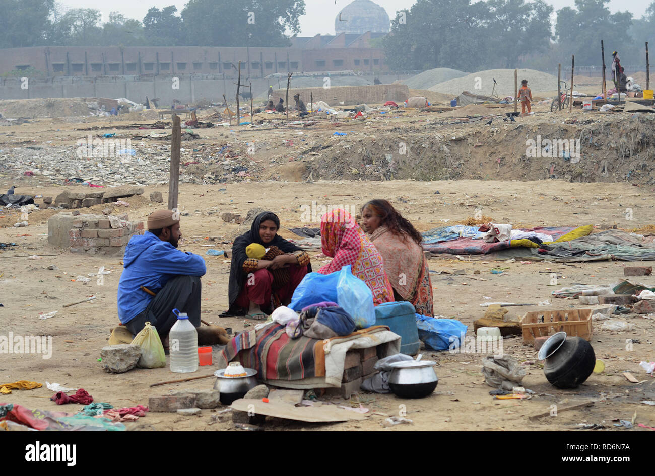 Lahore, Pakistan. 16th Jan, 2019. Pakistani government on one side ...